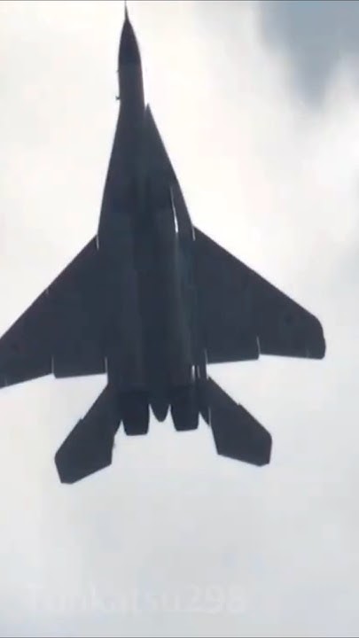 Nimble and maneuverable MiG-29, a great demo flight shown by the Polish Air Force. - YouTube