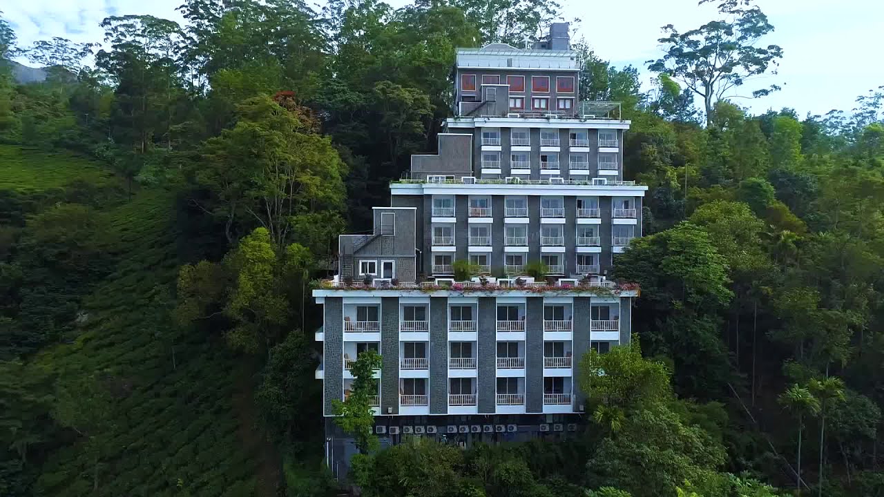 Chandy's Windy Wood Resort Munnar - YouTube