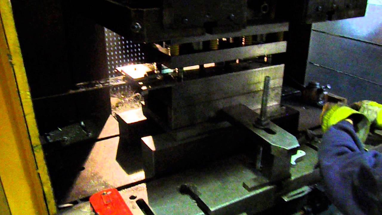 Estampación en frío - YouTube
