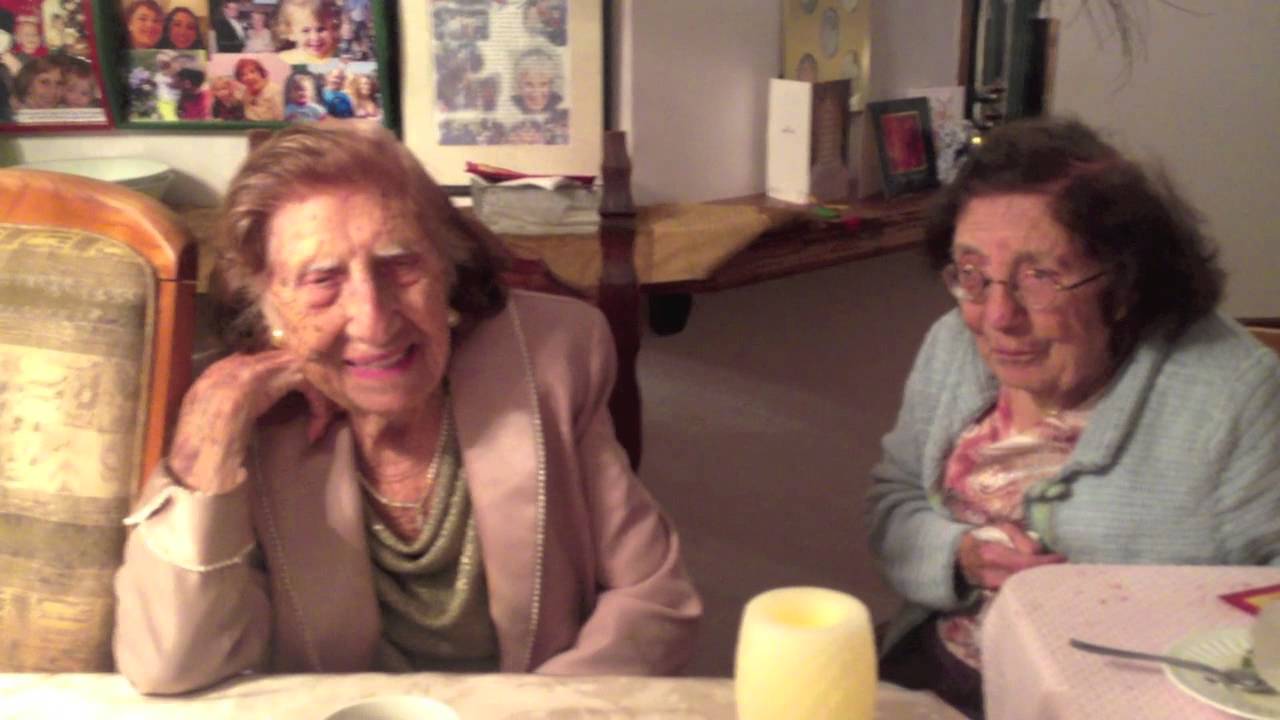 old ladies fighting really funny - YouTube