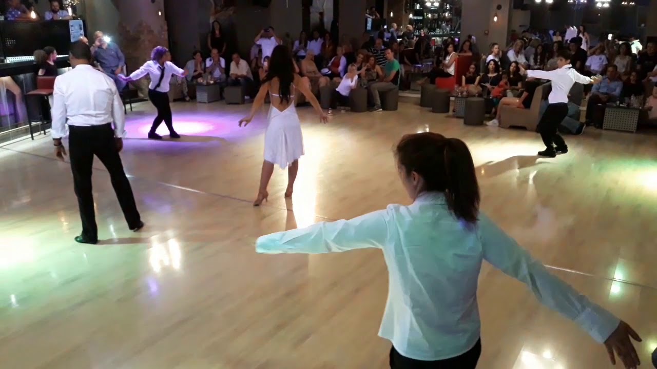 Κλειστά τα στόματα - Everybody Dance - YouTube