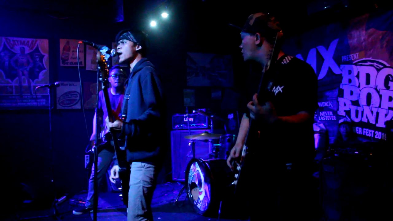 TABF at BDG POP PUNK Summer Fest 2019 X GEOFF MAX #MEREKAMLIVE - YouTube