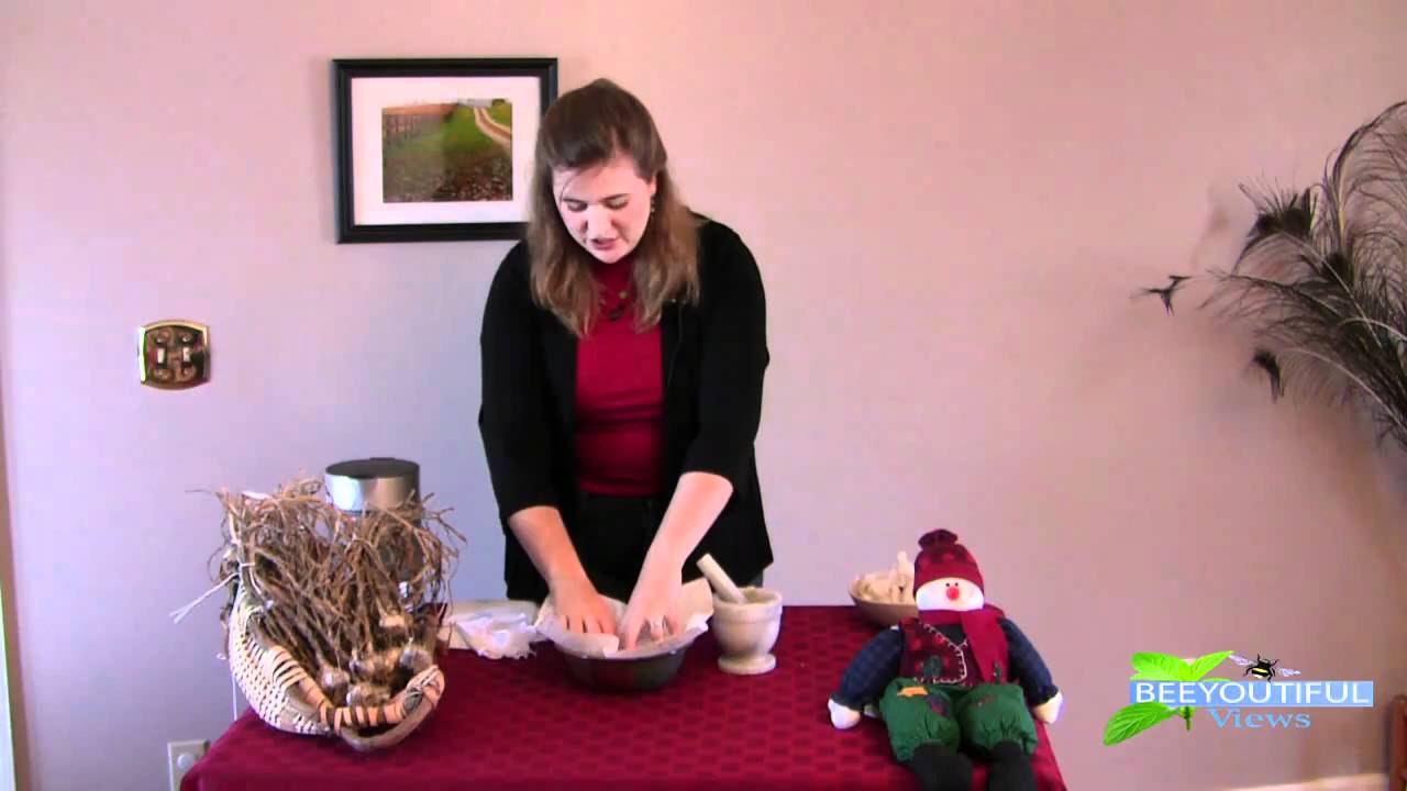 How to make a garlic poultice - YouTube