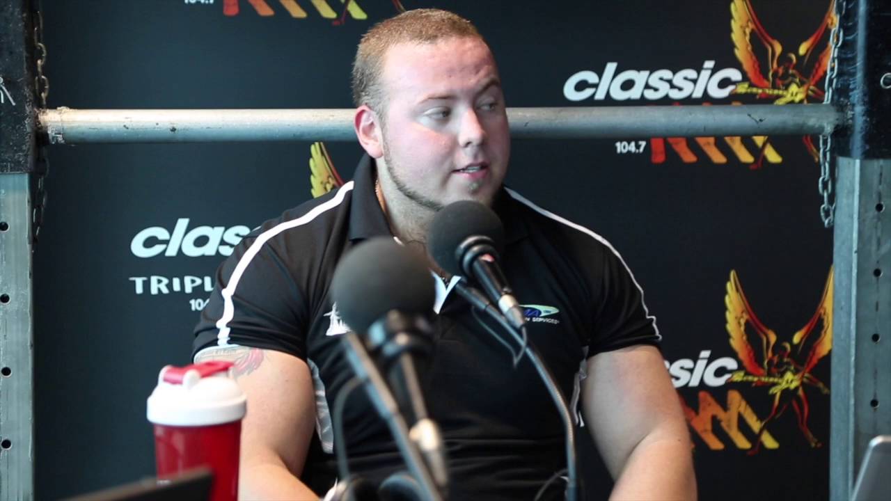 Strong Man Lifts Roo AND Ditts | Roo & Ditts - YouTube