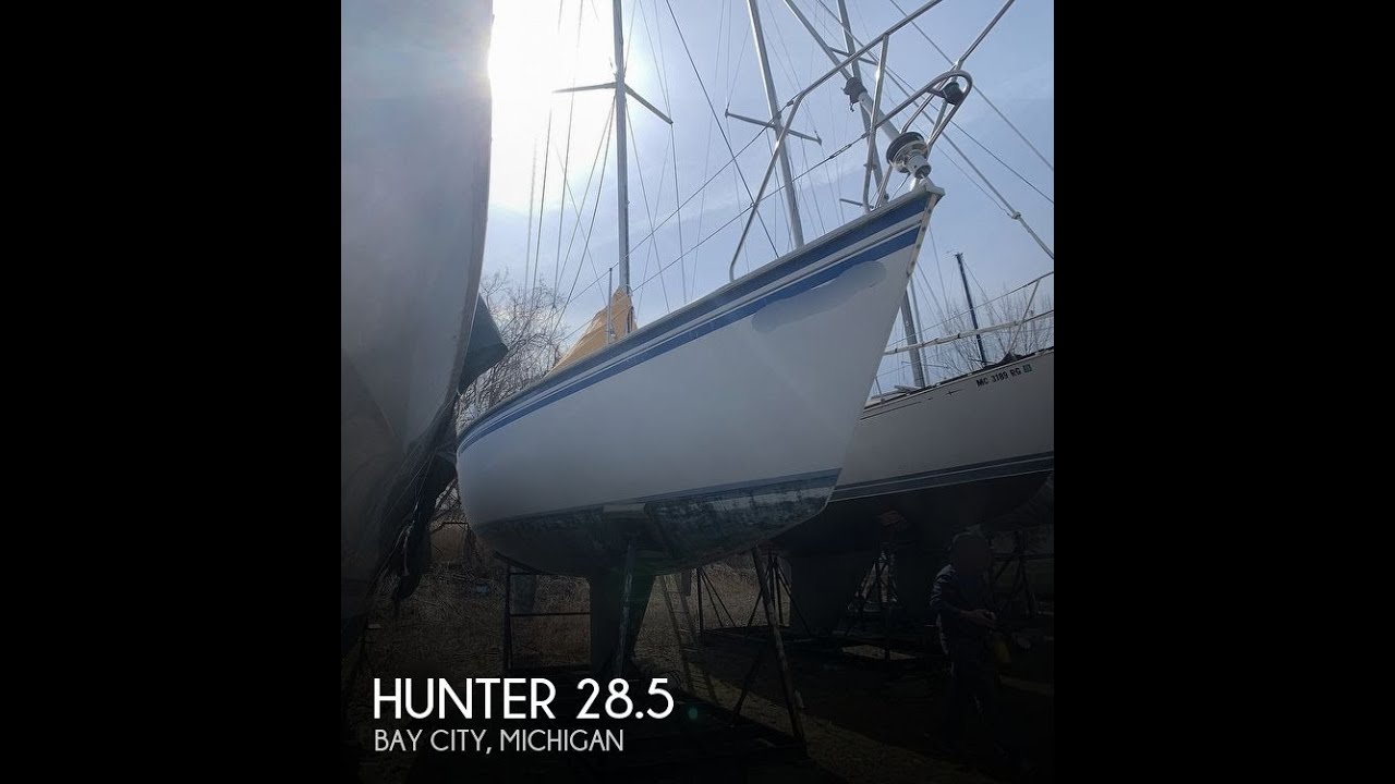[SOLD] Used 1986 Hunter 28.5 in Bay City, Michigan - YouTube