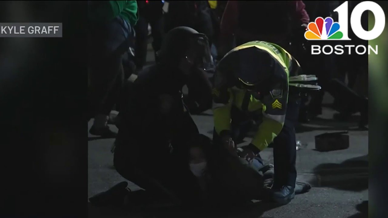 Boston police break up Emerson encampment - YouTube