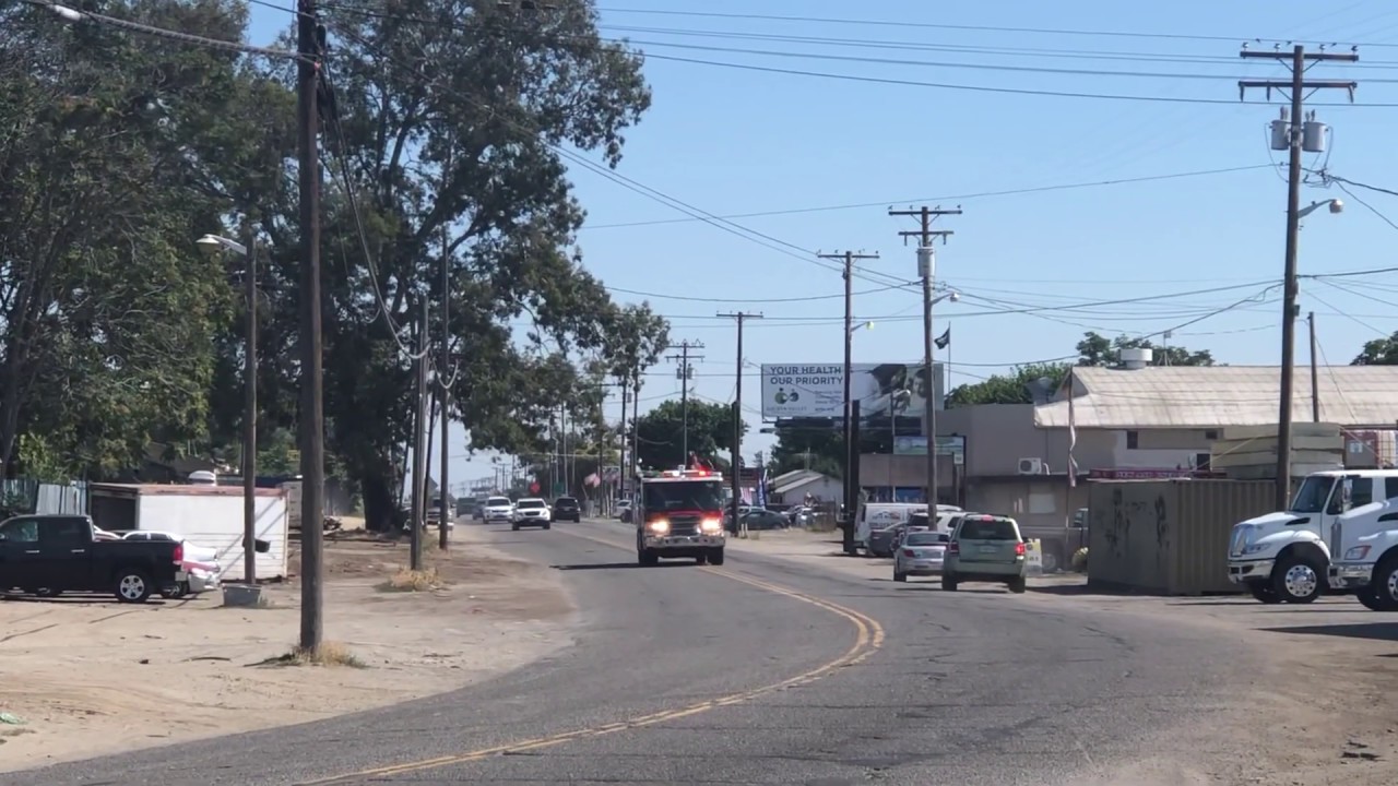 Modesto engine 10 responding - YouTube