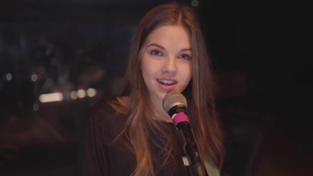 Callista Clark - My First Gig (Music Barn) - YouTube