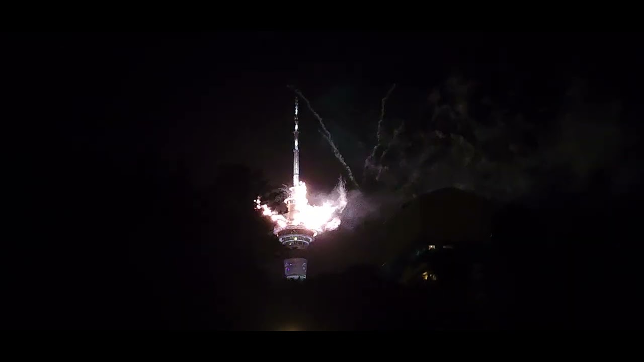 Countdown & Fireworks in Auckland 2024-2025 - YouTube