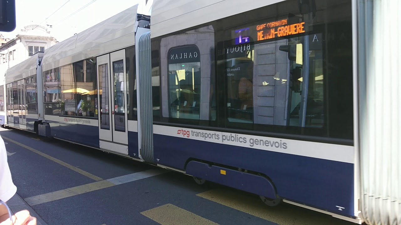 Tramway Stadler Tango TPG Genève - YouTube