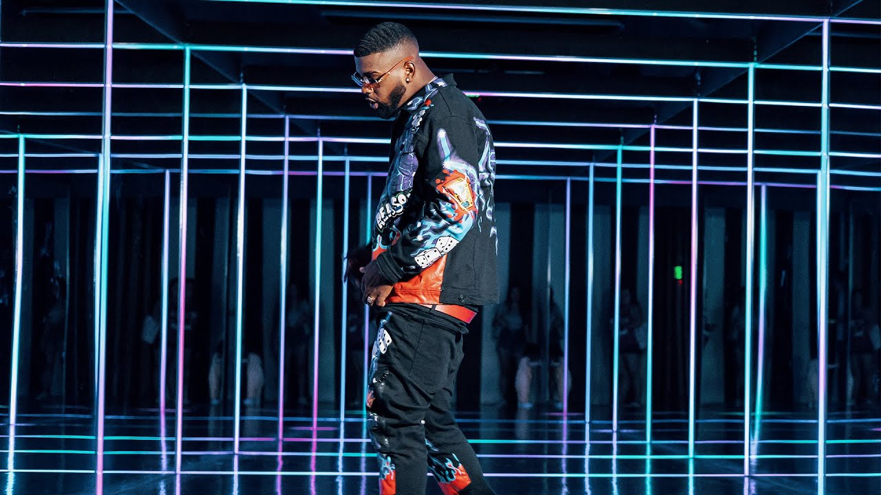 Yefry James - Sigo aqui (Video Oficial) - YouTube