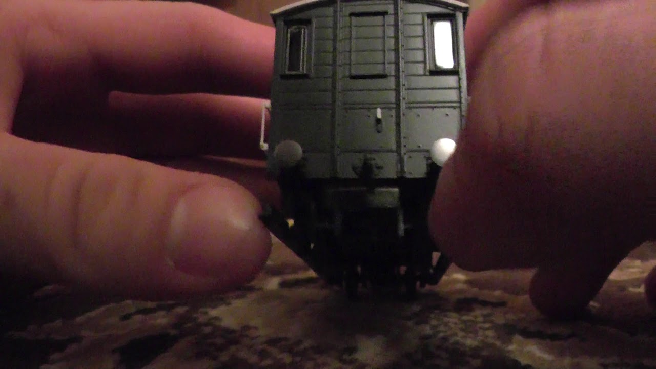 Hornby GWR 'Toad' Brake Van Review - YouTube
