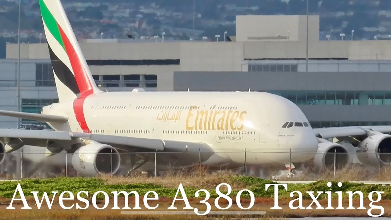 (4K) EMIRATES AIRBUS A380 CLOSE UP TAXIING for TAKE OFF - YouTube