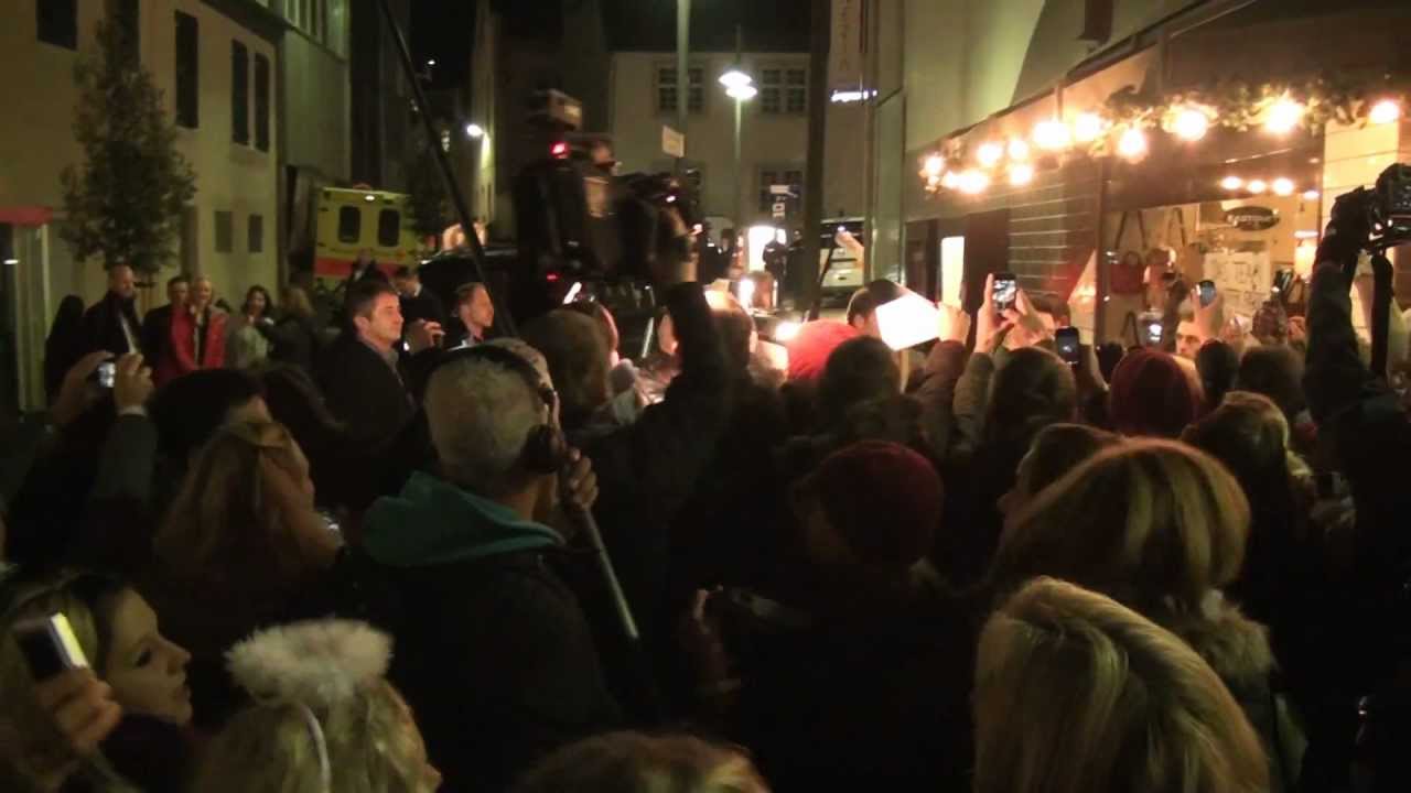 Robbie Williams in KH - YouTube