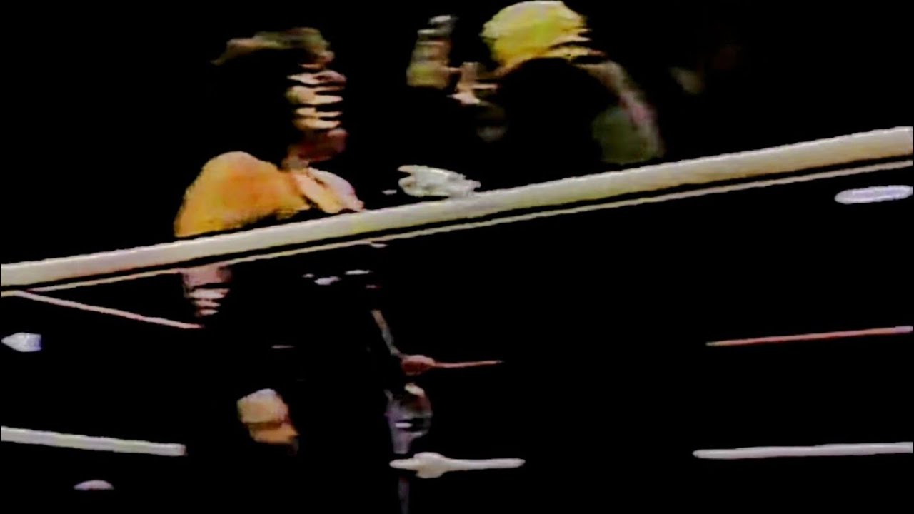 WWC WVR P.R. MONSTER RIPPER EL PROFE VS CANDI DIVINE WWC WOMEN CHAMPION ...