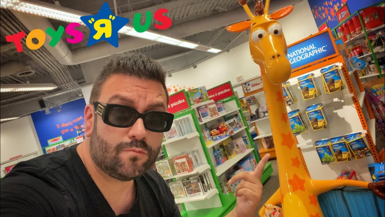 Toys R Us is Back ?!? - YouTube