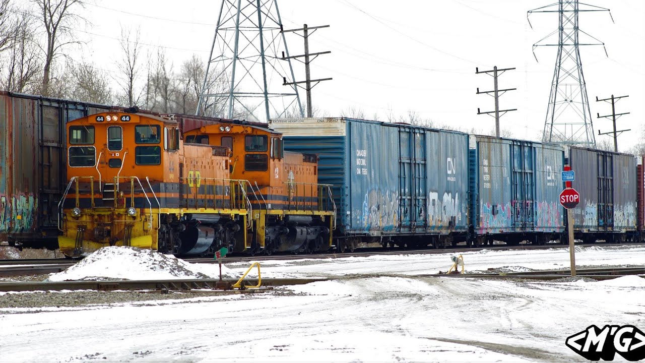 Fallen Flag Boxcars Near the Ford Plant - YouTube