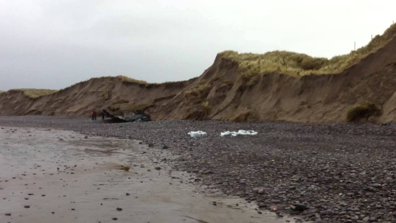 Walk to Boat Wreck Rossbeigh Beach 2nd Feb 2014 - YouTube