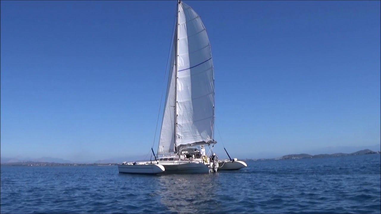 Dragonfly DF 1000 Swing Wing " Tryst " - Segeln im ionischen Meer - YouTube