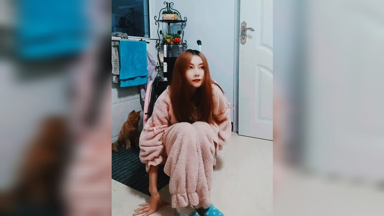 Paraplegic Girl Practicing Wheelchair Transfers | Leg Spasms | Mujer ...