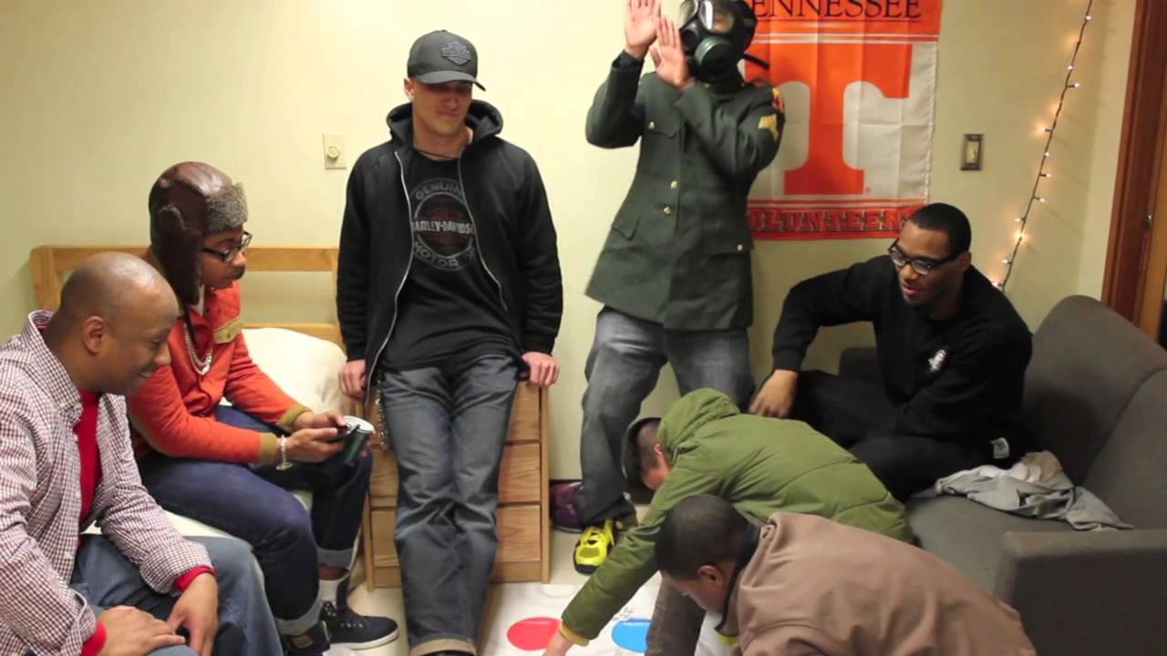 Barracks Harlem Shake - YouTube