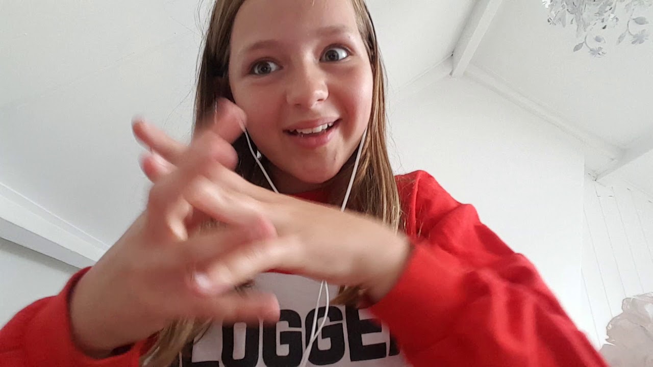 AsmrTINGLES TAPPING EN WOORSJES FLUISTEREN (nederlands) - YouTube