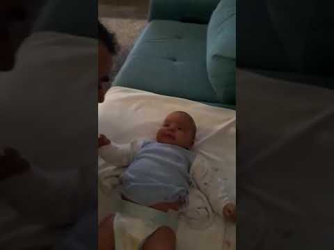 2 aylik bebek babası ile konuşuyor   2 months old baby talking to his dady