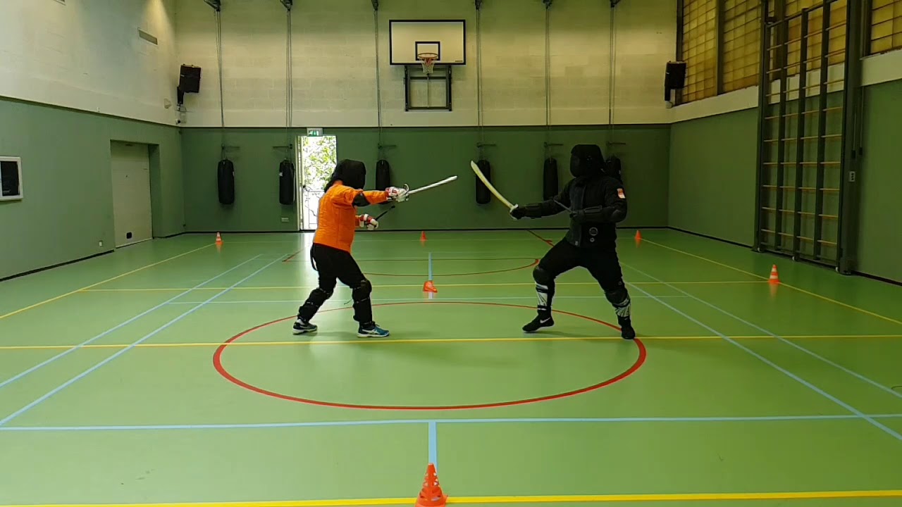 KNIL: Klewang and dagger (sparring) - YouTube