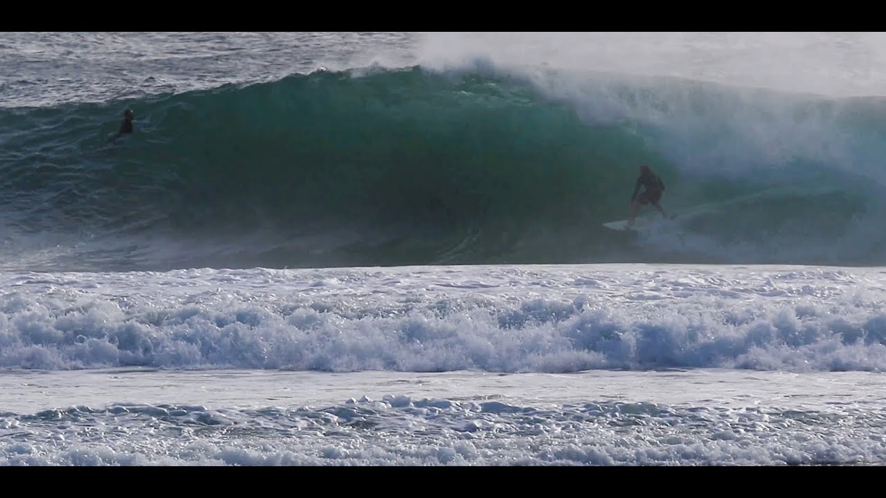 Overhead short & sweet Snapper Rocks barrel Sunday 23/4/23.. - YouTube