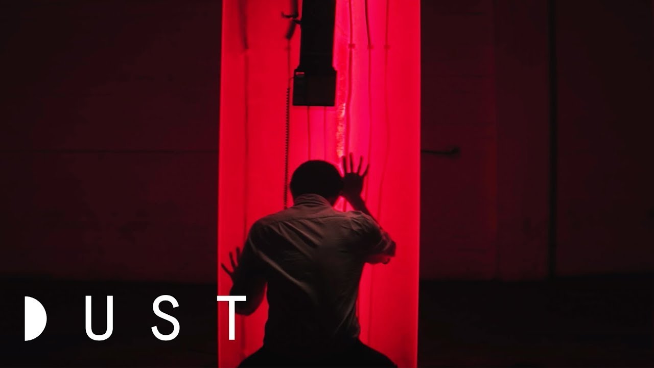 Sci-Fi Short Film: "The Five Minutes" | DUST - YouTube