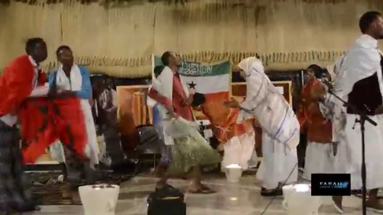 Traditional Somali Bride & Groom Dance by Hido Academy - YouTube