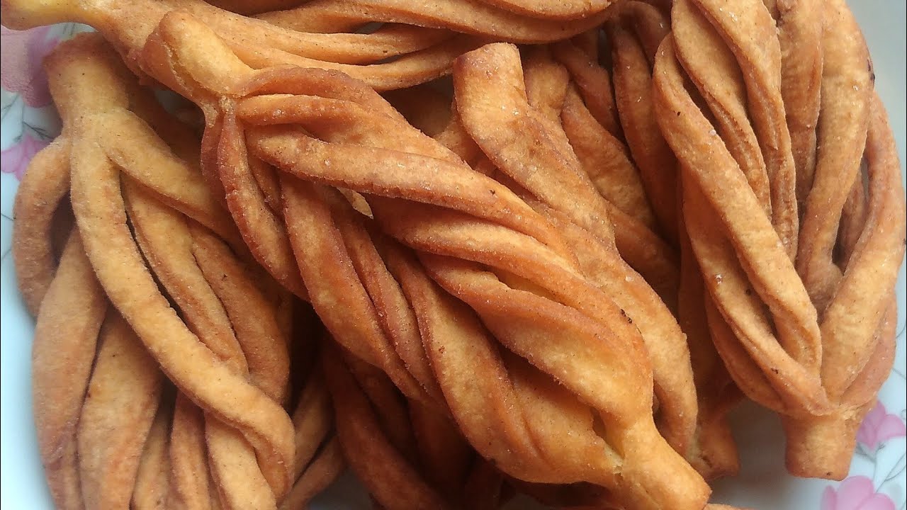 একটি ডিম ও আটা দিয়ে সহজ পিঠার রেসিপি | Dim Pitha Recipe - YouTube