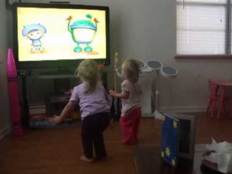 Aiyanna & Layla's Umi Shake - YouTube