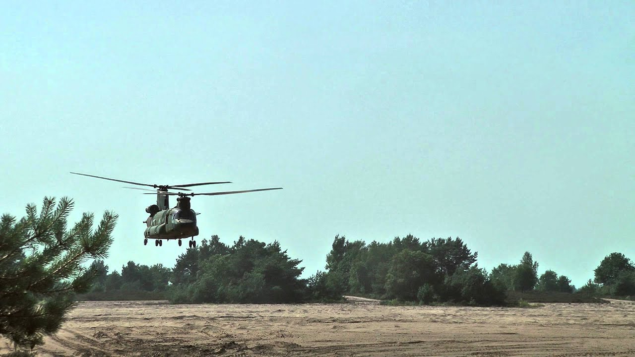 Low Flying Chinook - YouTube