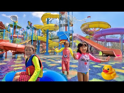 Main Perosotan Warna Warni, Ban Air Ombak dan Berenang di Hawai Waterpark