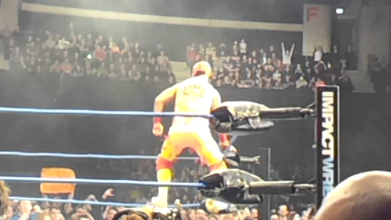 Curry Man Dance! - TNA Impact, Glasgow (30/01) - YouTube