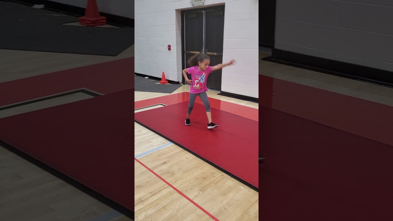 1 hand cartwheel 🥰 - YouTube