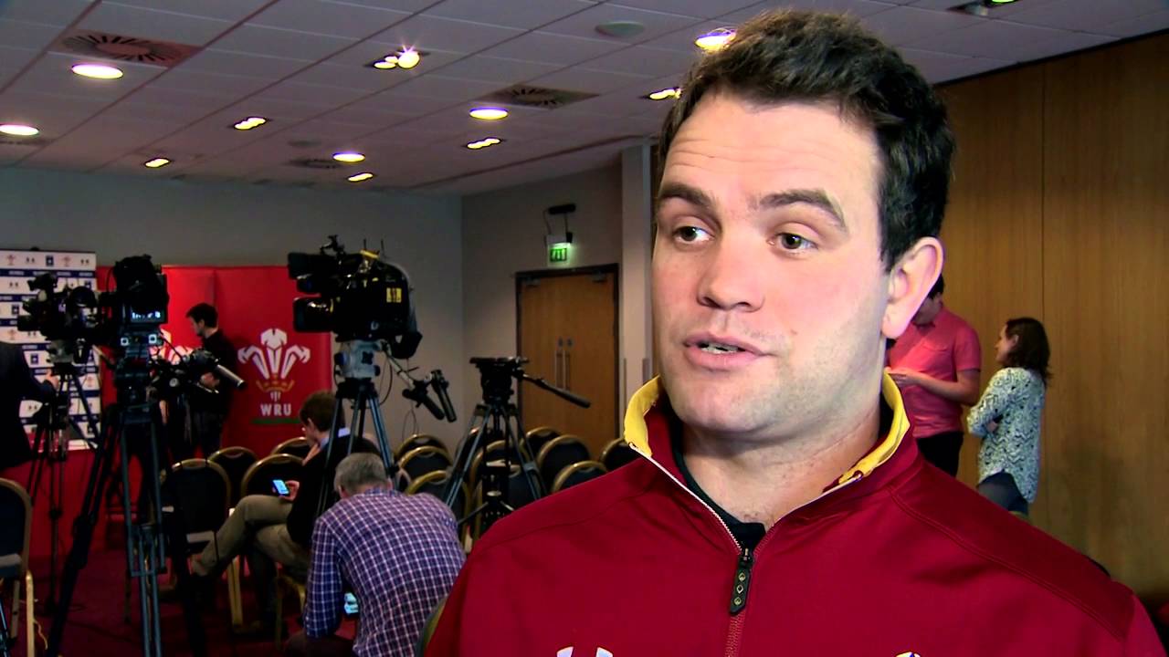 6 Gwlad: Cyfweliad Rhys Edwards | Rhys Edwards interview - YouTube