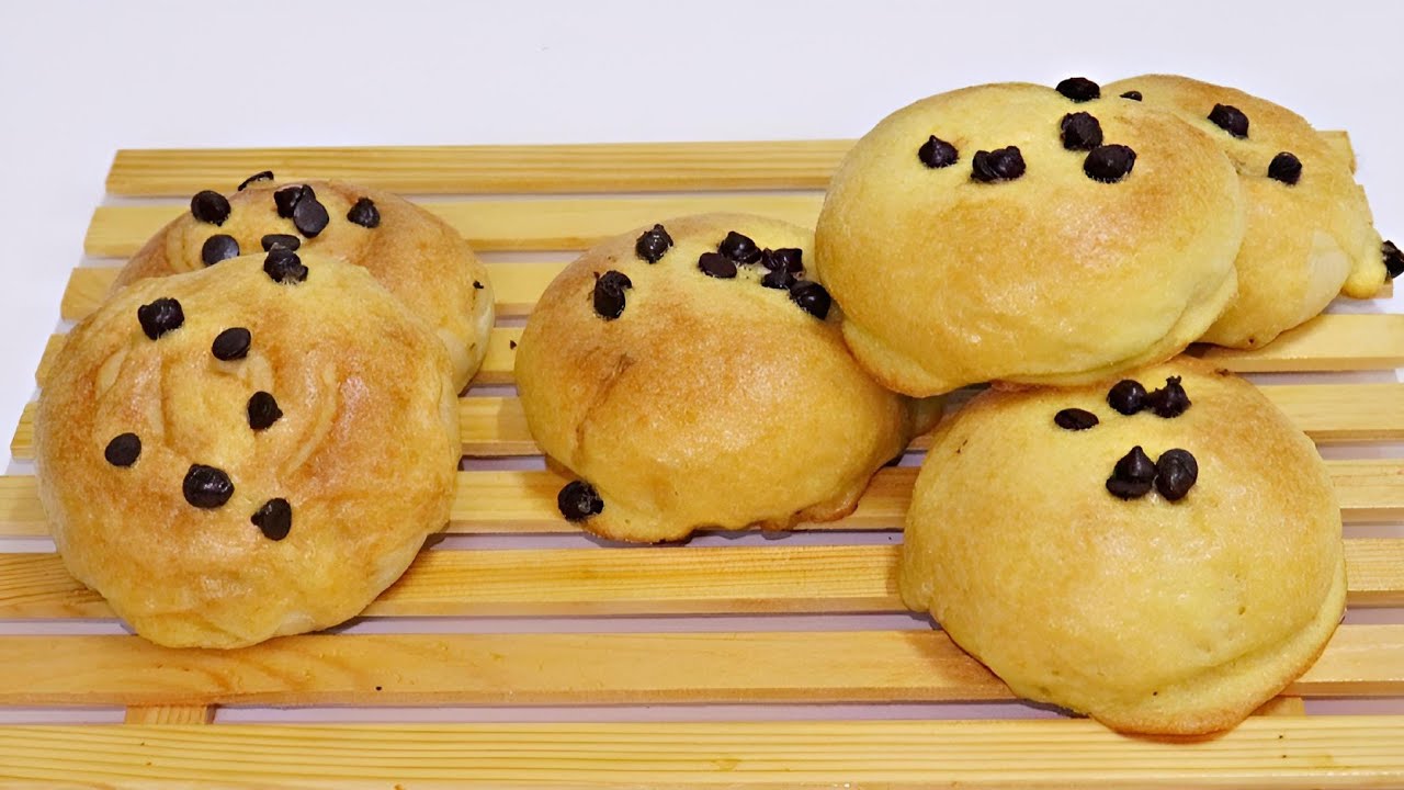 Resepi Roti Bun Chocolate Chips / Roti Bun Gebu Gebas / Roti Bun ...