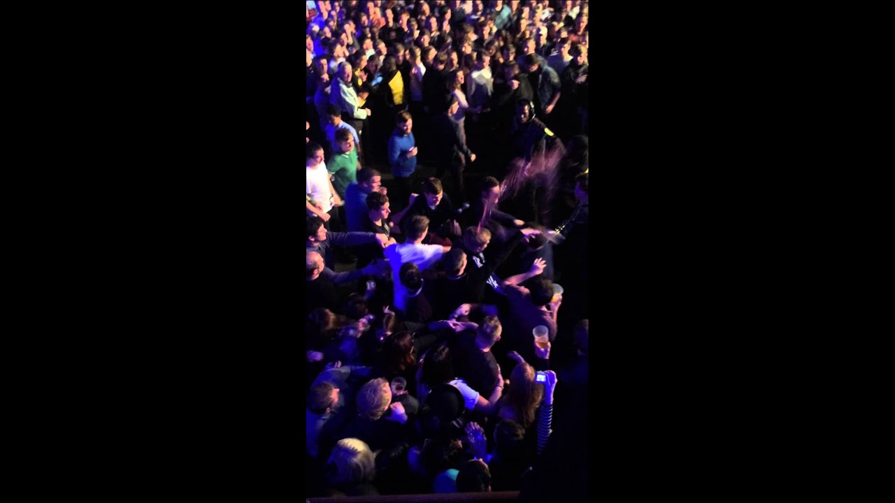 Fight at Courteeners o2 Academy Leicester 2014 - YouTube