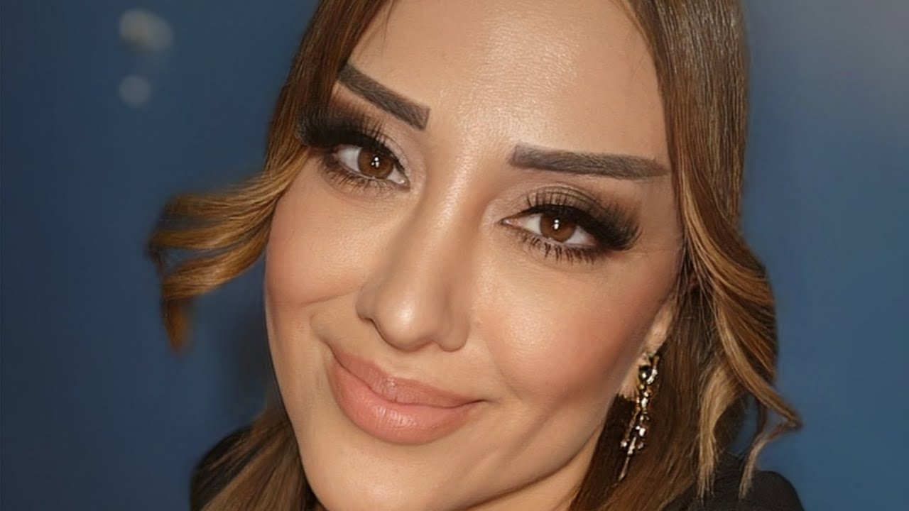 EDA ALAKUŞ - TÜRKÜLERLE GÖMÜN BENİ ( BEYOĞLU OTANTİK SAHNE CANLI YAYIN KAYDI) - YouTube