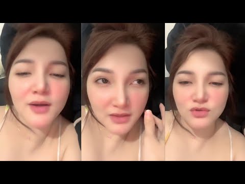 Desahan manja ka sarah sembari tiduran spill body mulus bikin salfok😍😍🥰