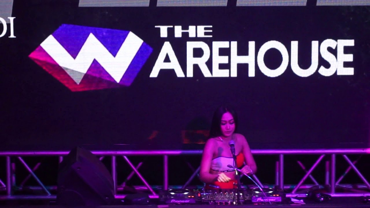DJ TESSA MORENA LIVE PERFORMANCE AT THE WAREHOUSE SURABAYA - YouTube