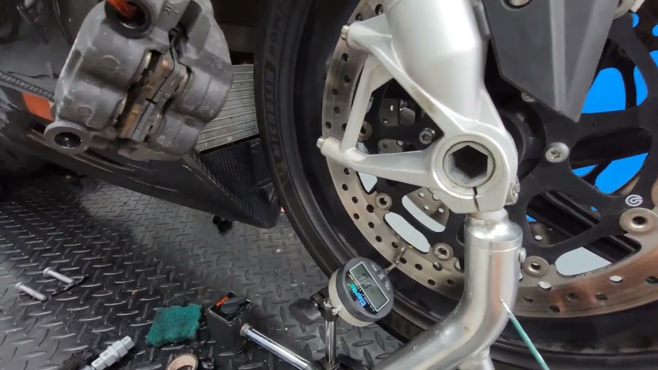 motorcycle Front wheel viberation - YouTube