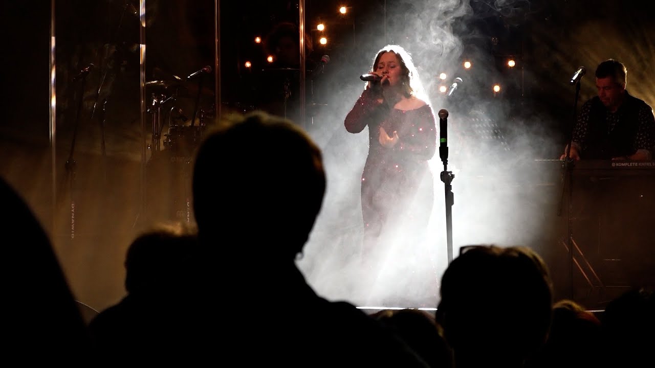 Koncert Walentynkowy Adele Songbook w Biskupcu - YouTube