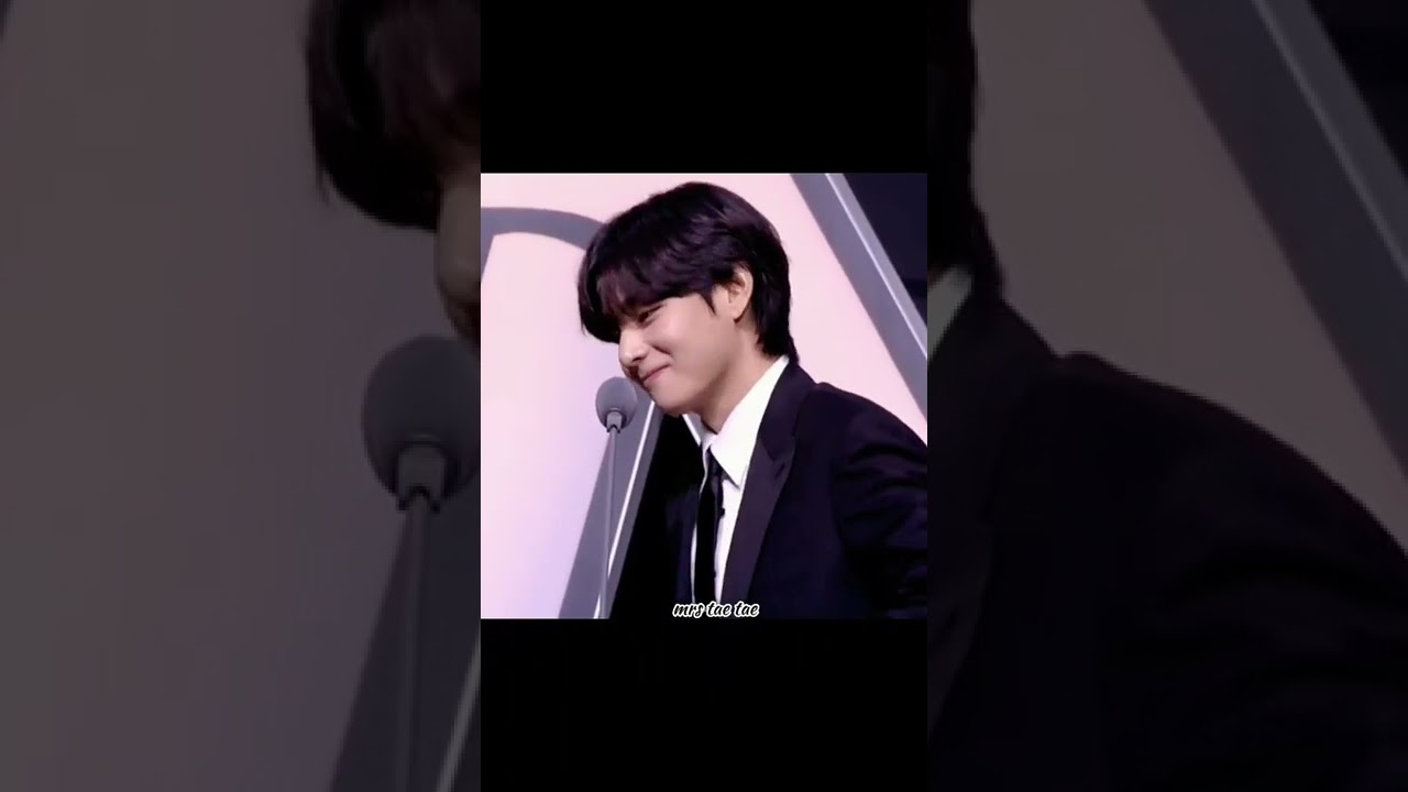 tae 🐻 tata mic face 😍 at TMA #v #bts 💜#btsarmy #shorts - YouTube