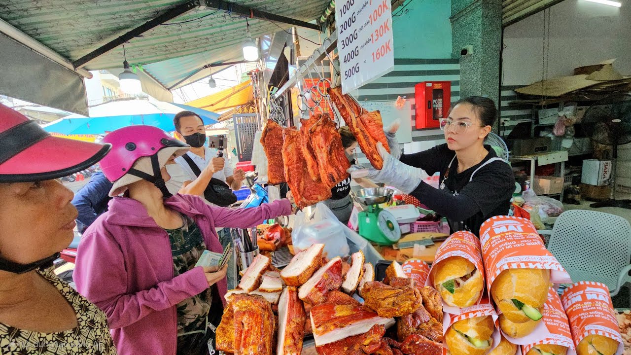 Bụp Bụp Bụp Heo Quay Bánh Mì Đông Khách Cuối Tuần Em Gái Ly Ly Chặt ...