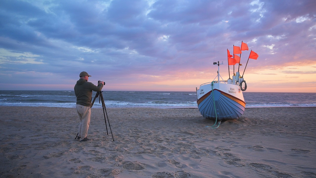 Transforming Boring Landscapes into STUNNING Photos | Peter Dam - YouTube