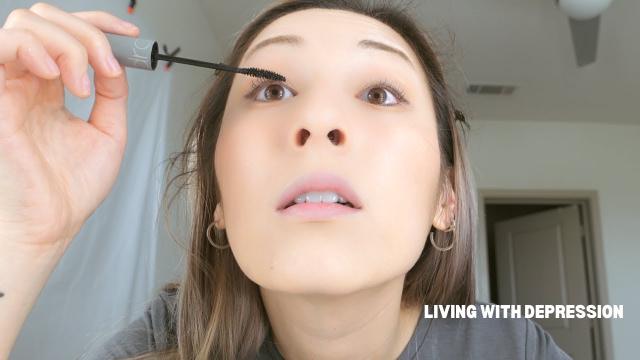 Living with Depression vlog - my makeup routine!! - YouTube