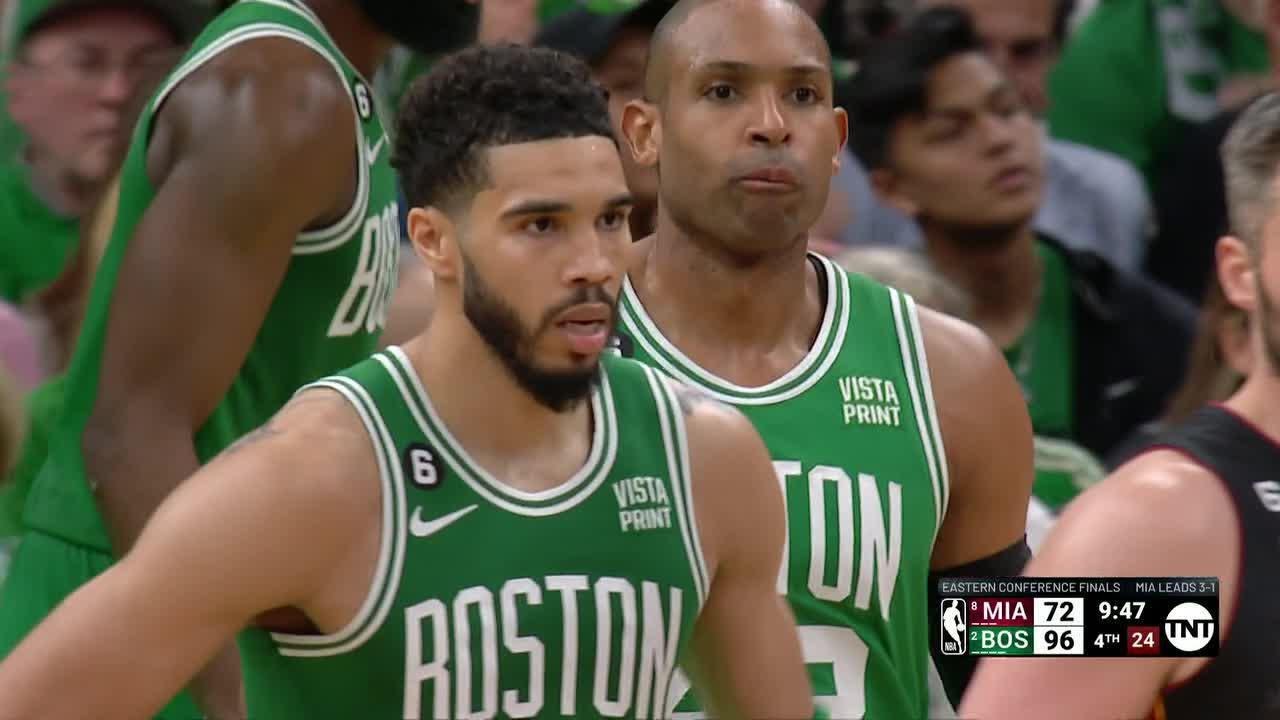 Jayson Tatum behind-the-back pass to... no one 😅 - YouTube